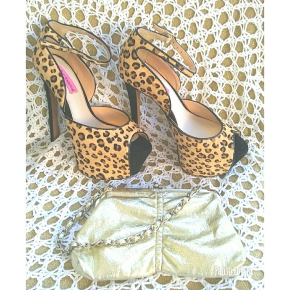 Betsey Johnson | Shoes | Betsey Johnson Leanahp Leopard Platforms ...